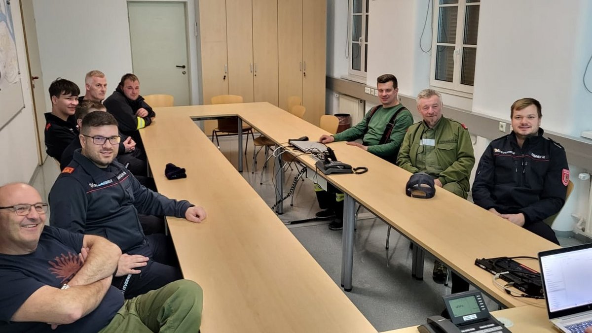 Exkursion zur Betriebsfeuerwehr Chemiepark Linz - FF Blindendorf